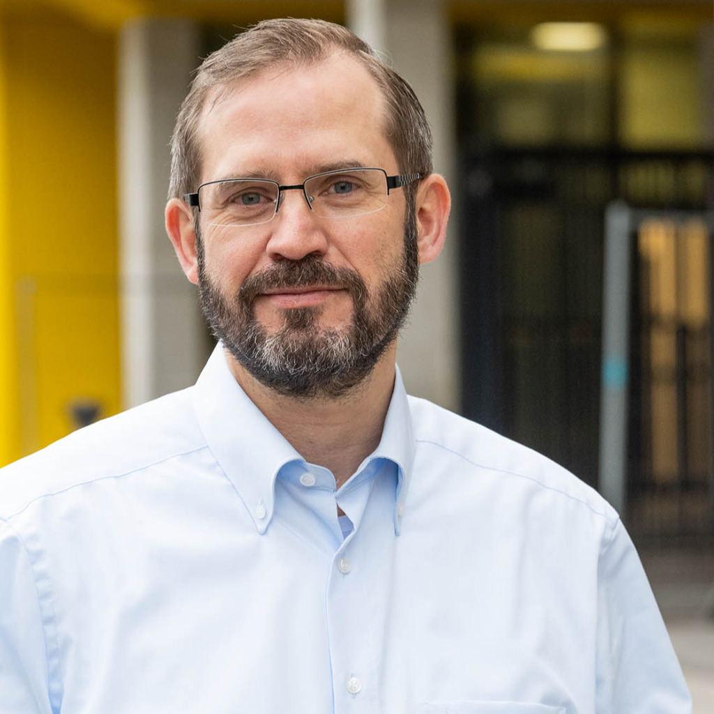 Ingo Walther - Gruppenleitung IT Planung, RZ-Betrieb und Storage Backup ... Ingo Walther - Gruppenleitung IT Planung, RZ-Betrieb und Storage Backup ...