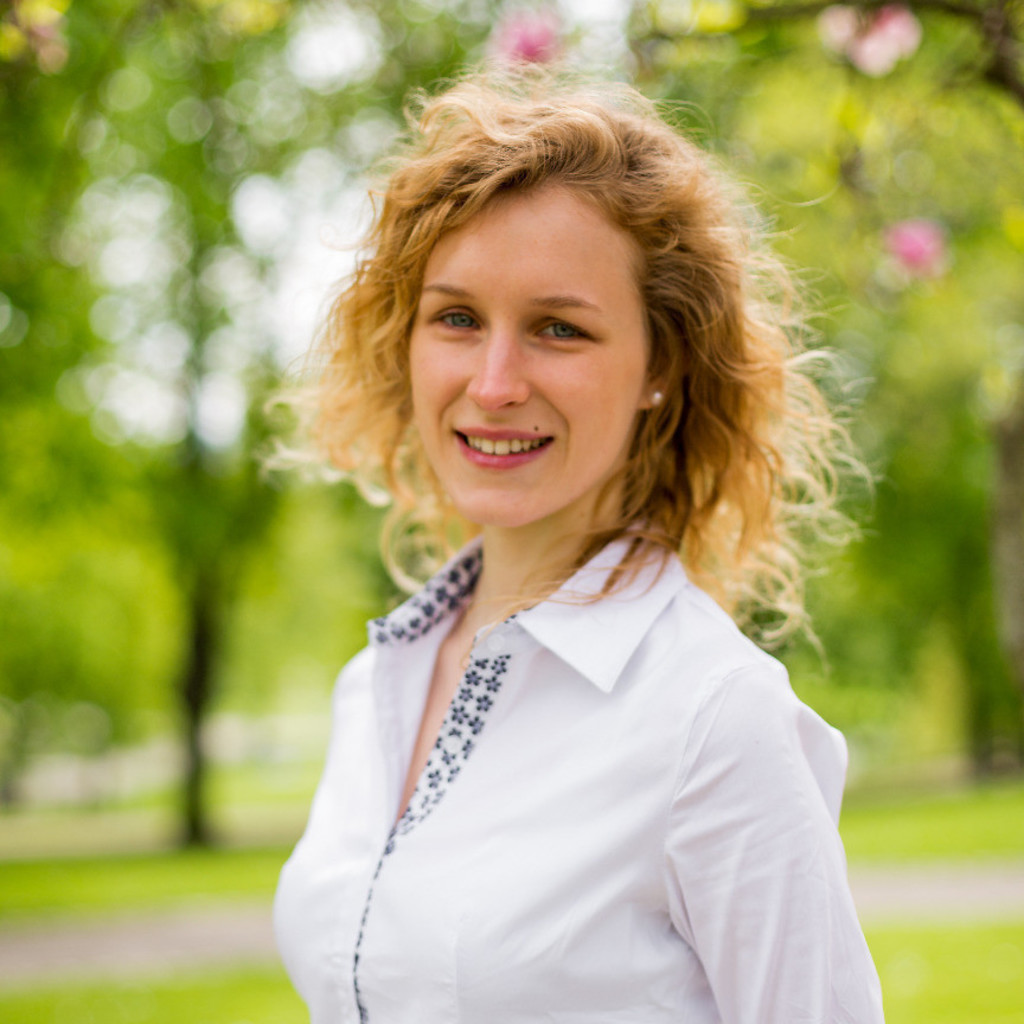 Angela Rieger - Senior International Partnership Manager - OUTLETCITY ...