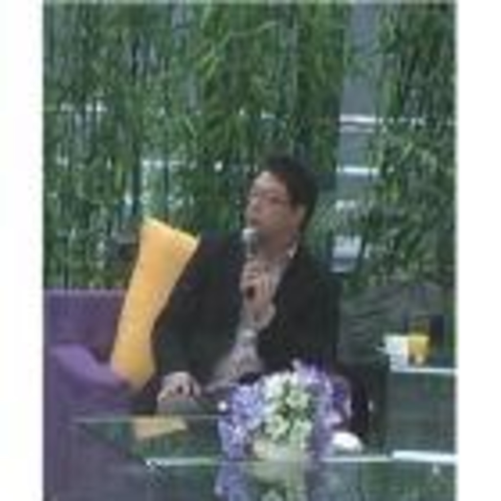 HUI Xue - 营销总监 - 新华律讯商业咨询有限公司 | XING