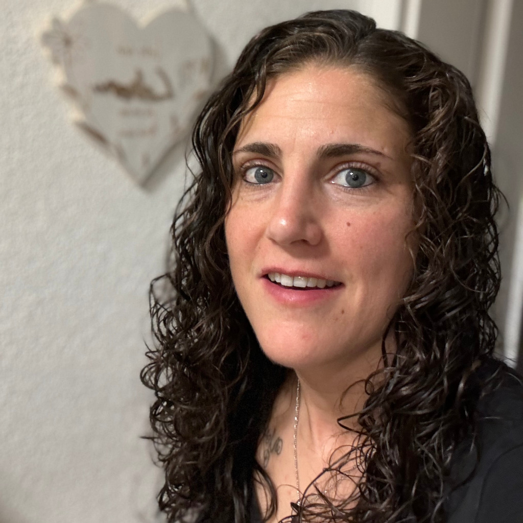 Samantha Thompson's Instagram, Twitter & Facebook on IDCrawl