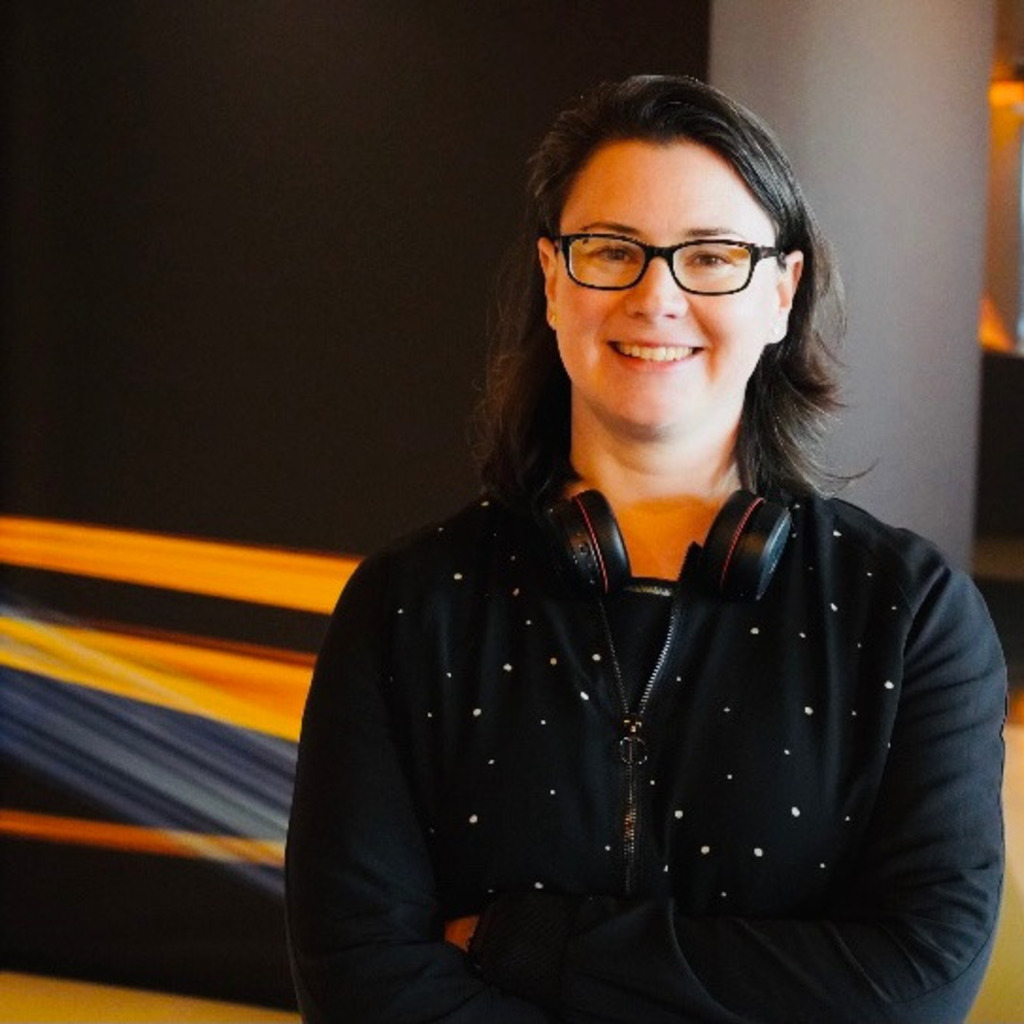 Ellen Hensel - Standards Managerin / Frauennetzwerk #MANloewinnen / # ...