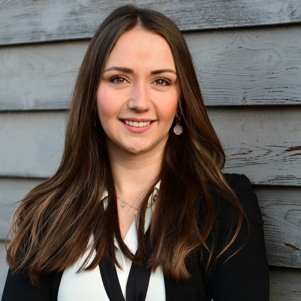 Andrea Wust - Junior Produktmanager - Berge & Meer Touristik GmbH | XING