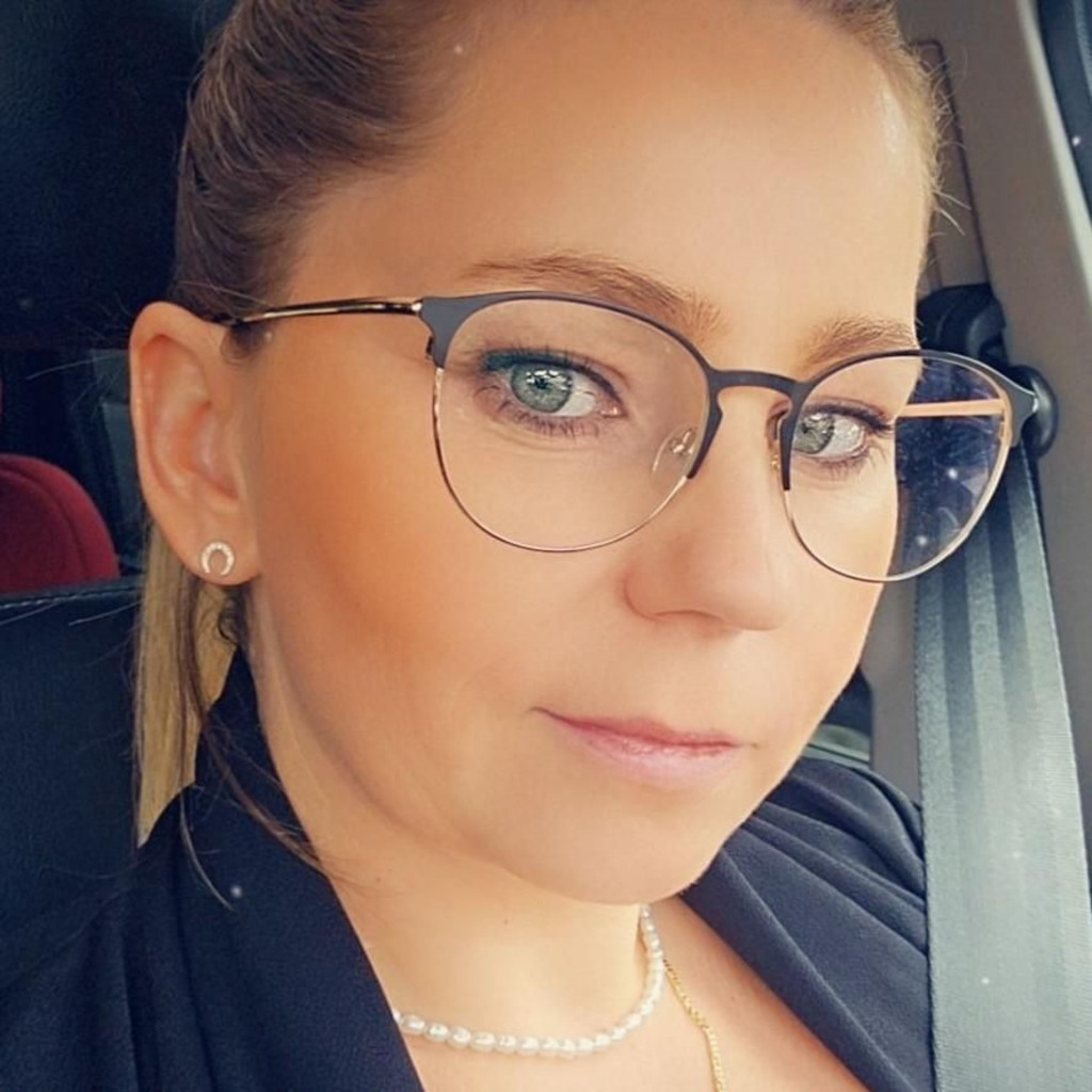 Sonya-Maria Armbruster - Leitung Schreibware - Müller Holding GmbH & Co ...