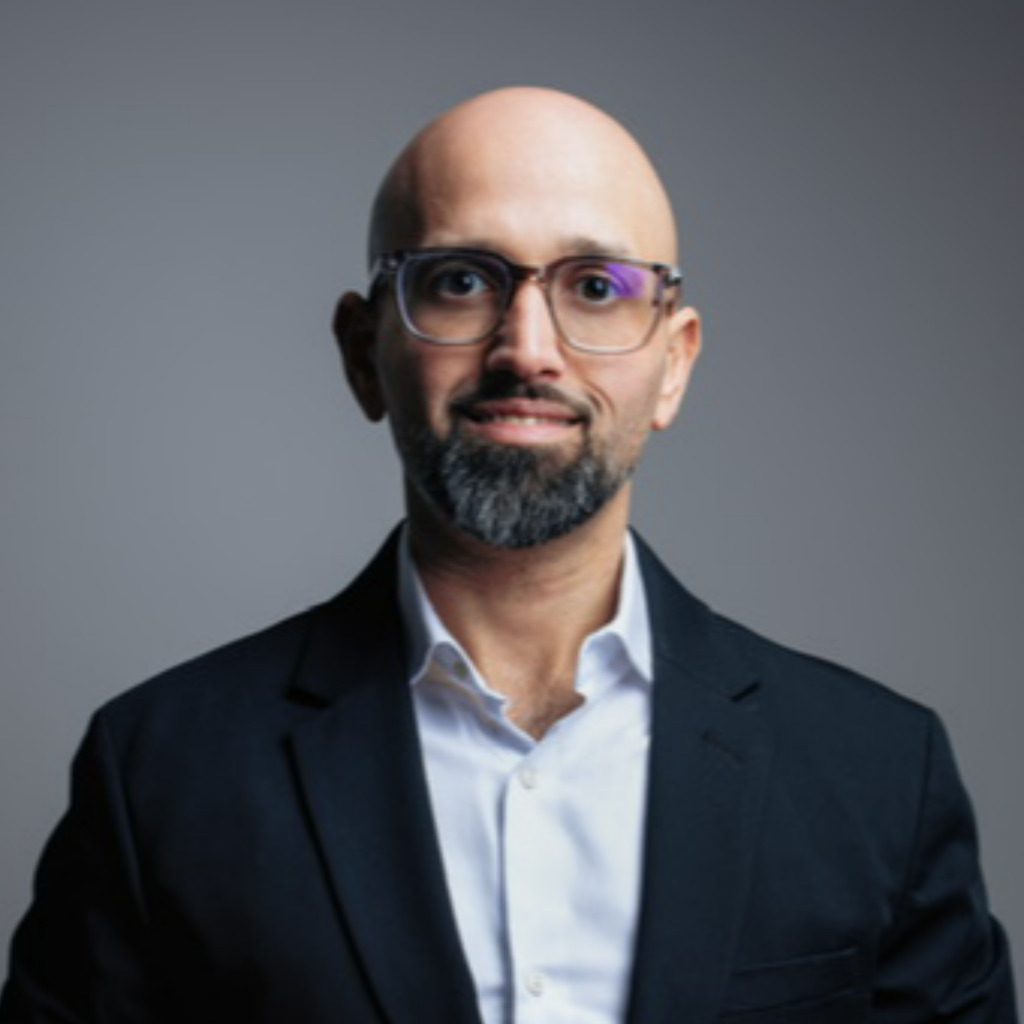 Osman Khan - Inhaber und Geschäftsführer einer EDEKA-Filiale - EDEKA ...