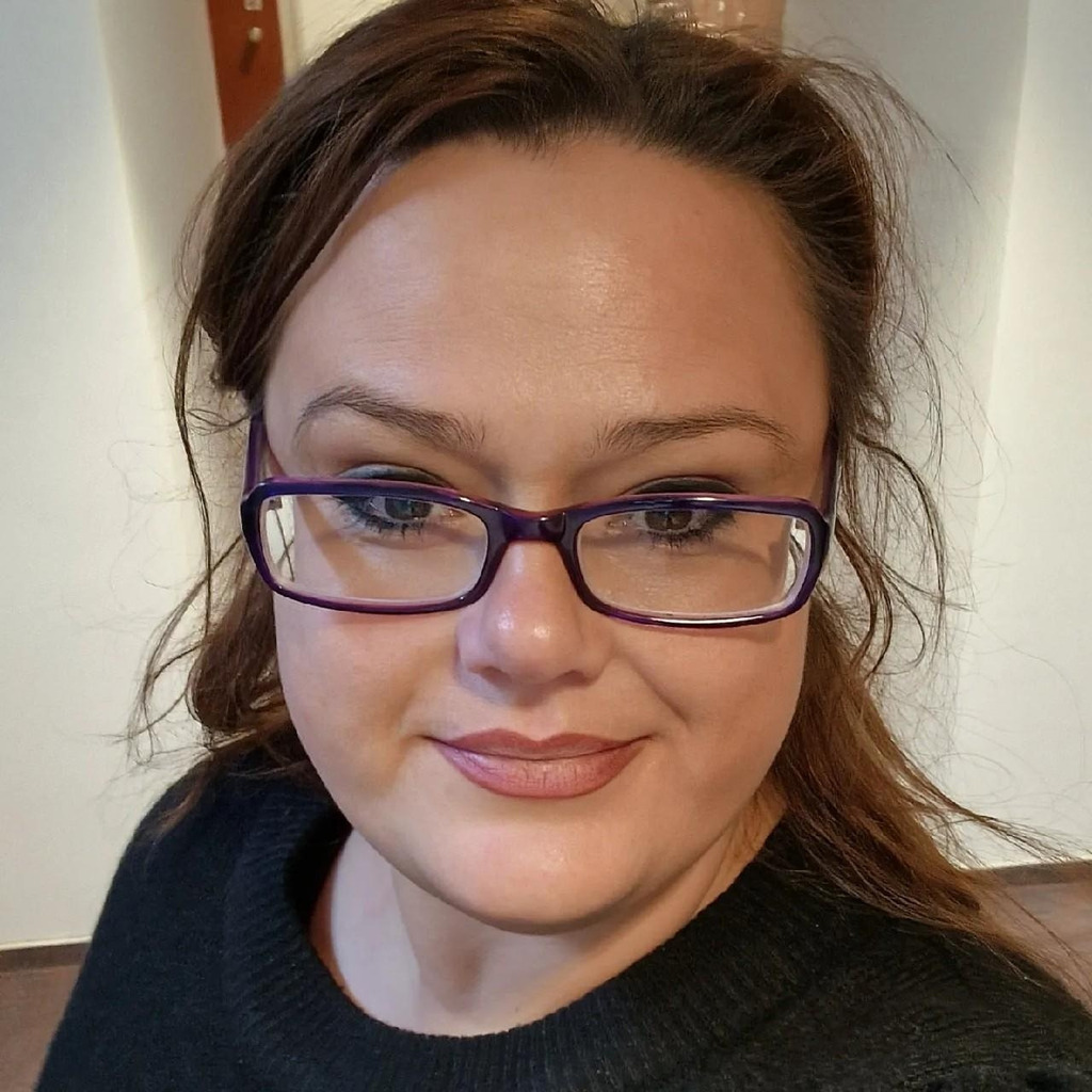 Anna Hahn's Instagram, Twitter & Facebook on IDCrawl