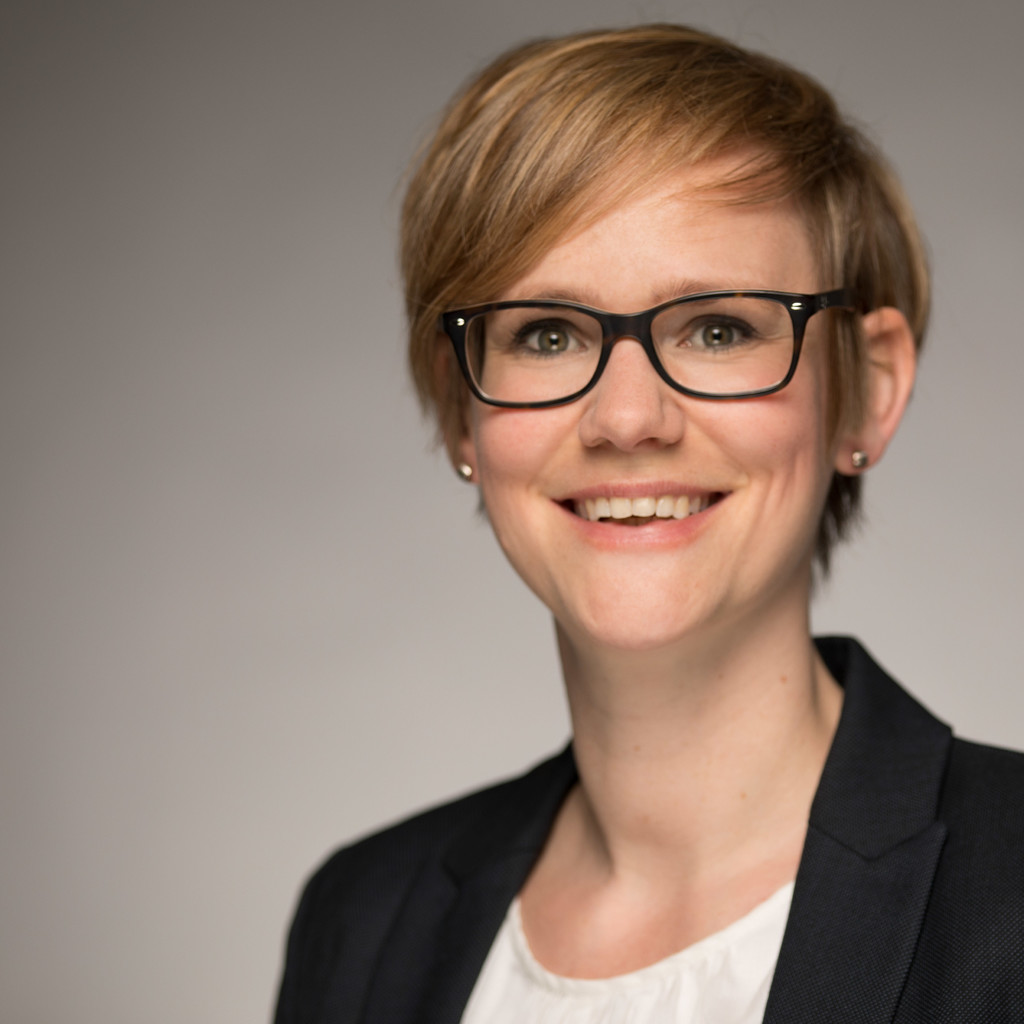 Dr Julia Hoffmann - Head of Project Management - Roche Diagnostics GmbH ...