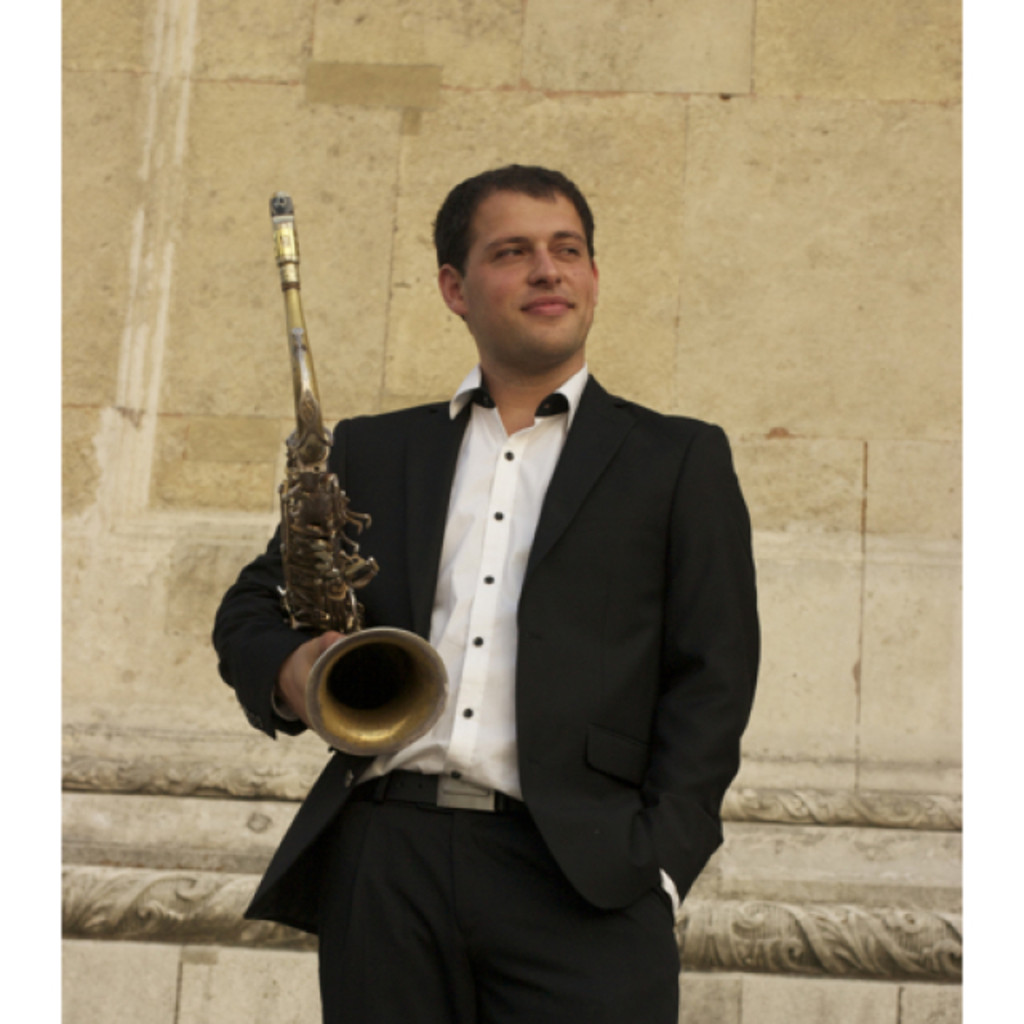 Enrique Thompson - Saxophonist/Composer - Music | XING