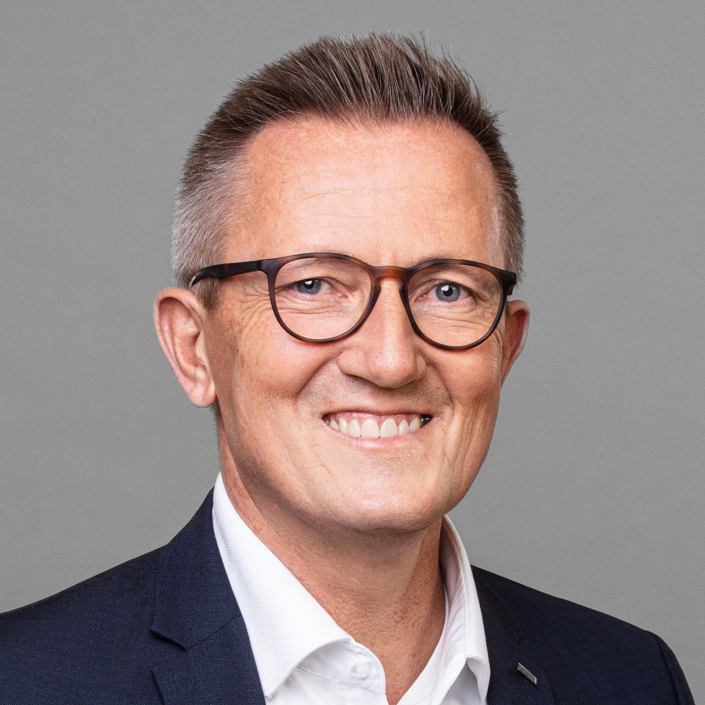 Martin Poost - Department Head PMI Shared Services & Special Customer ...