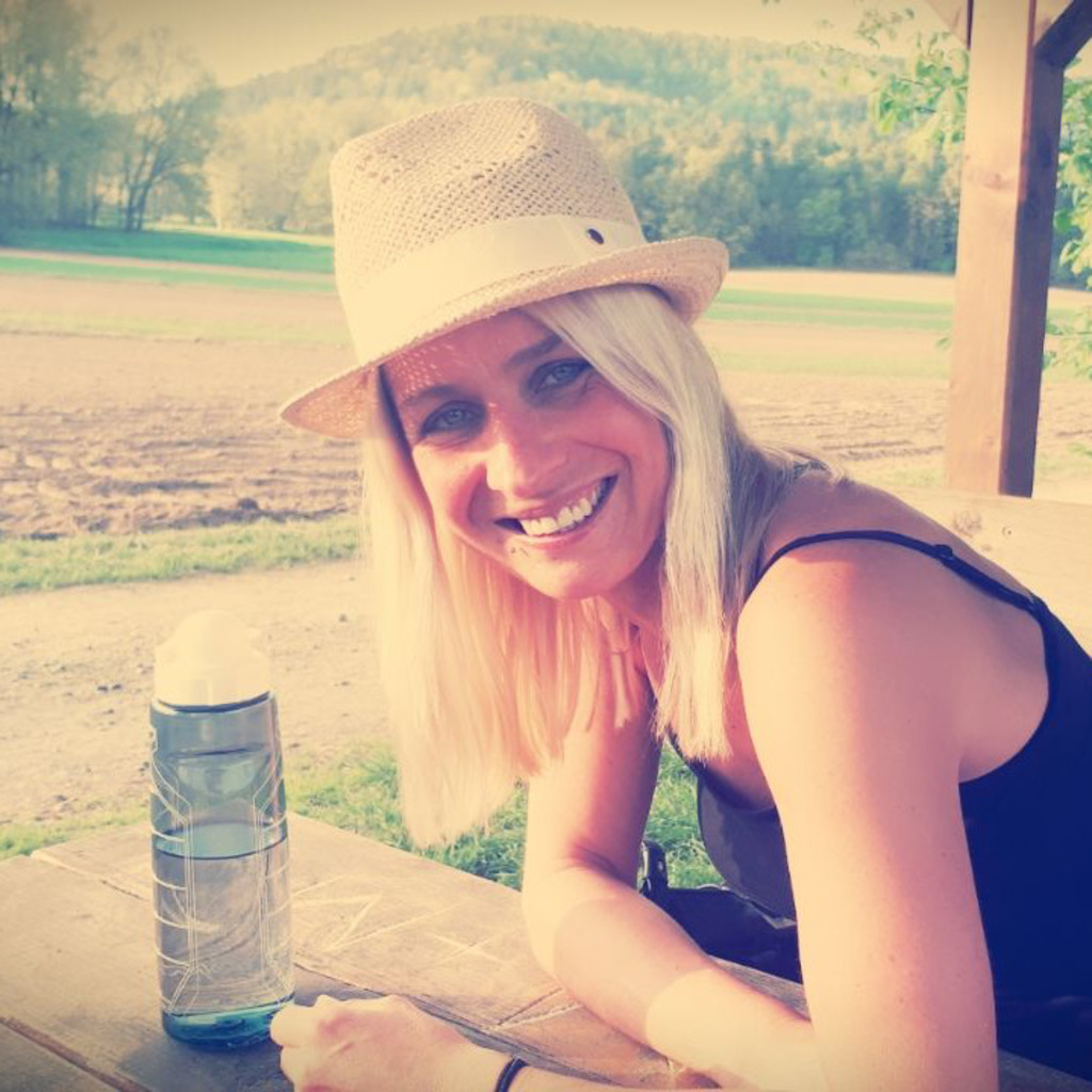 Constance Engelbrecht - Servicekraft im Fitnessstudio - Physio Fit | XING