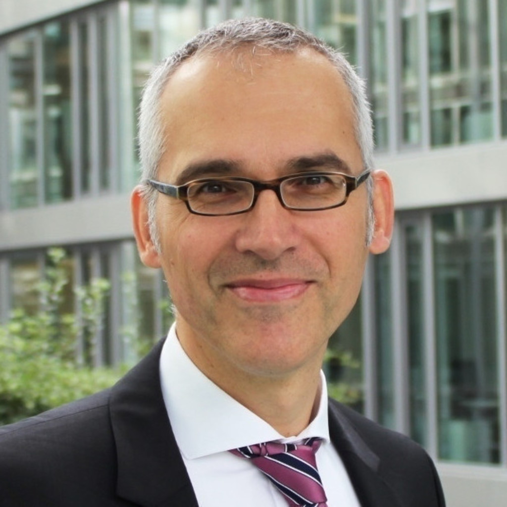 Andreas Fischer - Bereichsleiter Finance Services Group Management ...