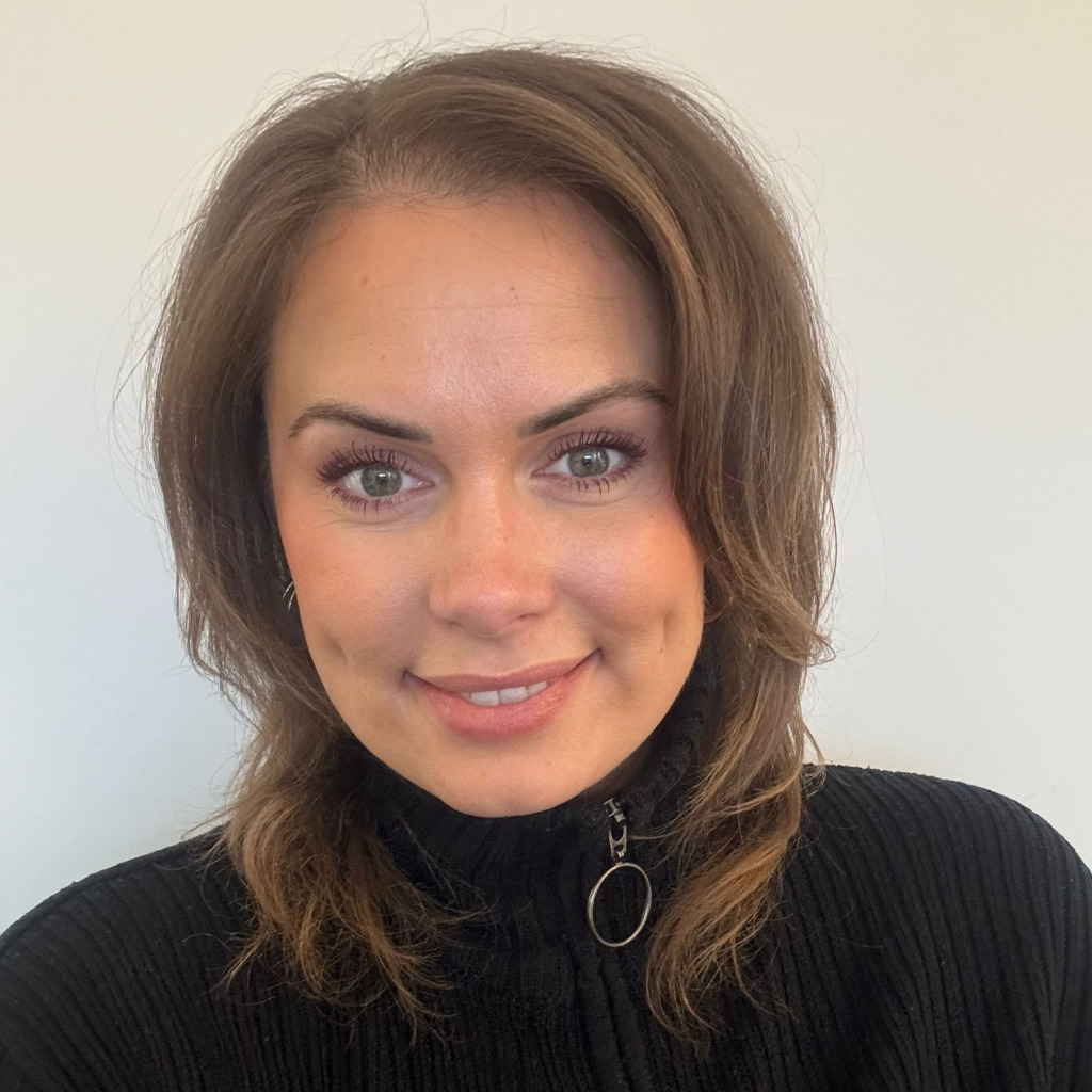 Kiss-Jenny Phan: Ausbildung und Berufserfahrung | XING