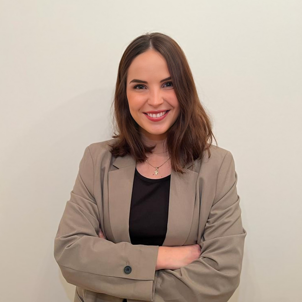 Julia Serrano - Recruiter - Hays | XING