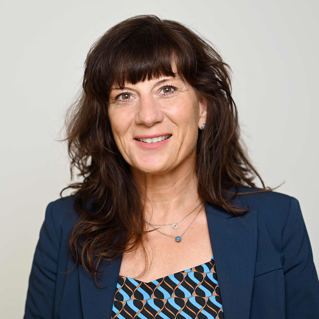 Angela Damm - Regionalleitung Pflege - tegeler-Gruppe (Gebäudedienste ...