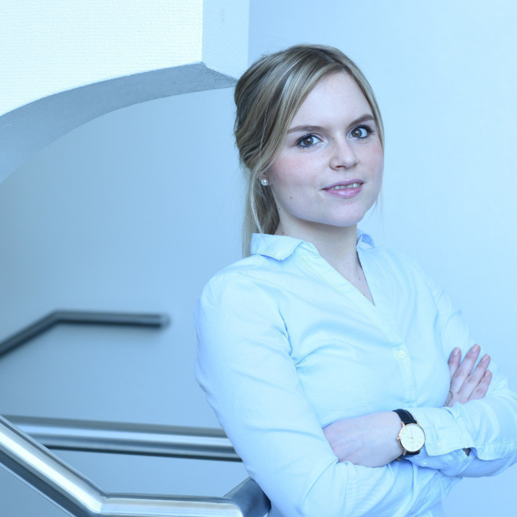 Alina Pastorelli - Mitarbeiterin Vertriebsinnendienst - vombaur GmbH ...