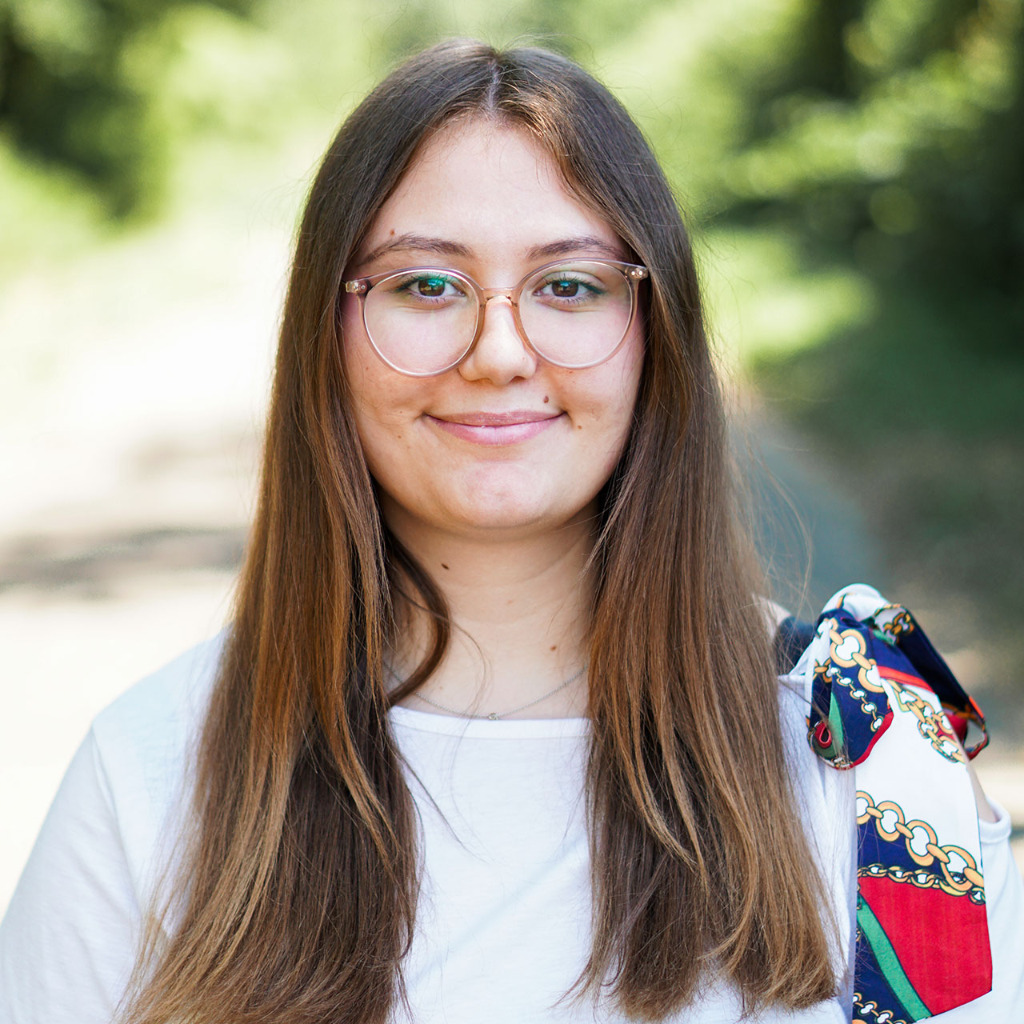 Laura Gloger - Duale Studentin - Wacker GmbH | XING