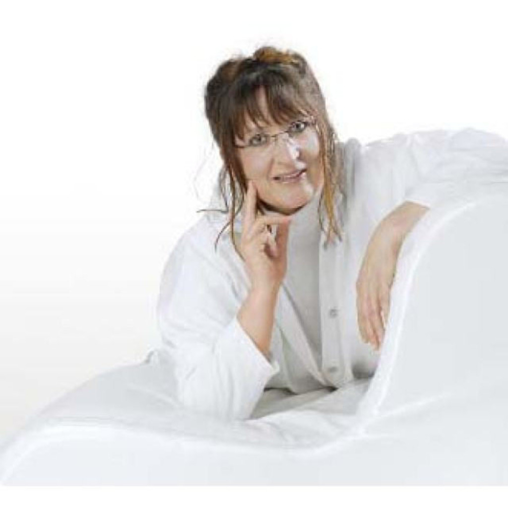 Esther Bachmann - Stv. Geschäftsleitung - TH Products GmbH | XING