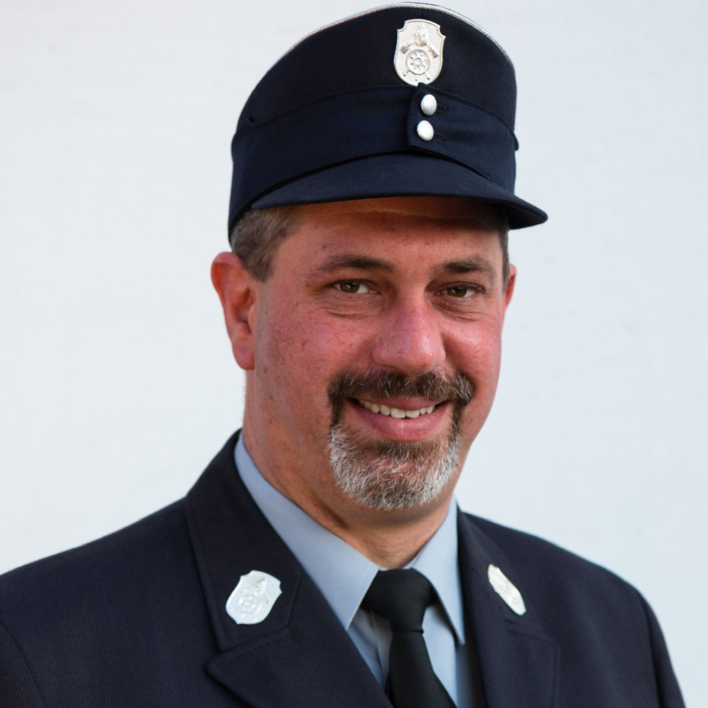 Tom Niggl - Inhaber - Baggerbetrieb | XING