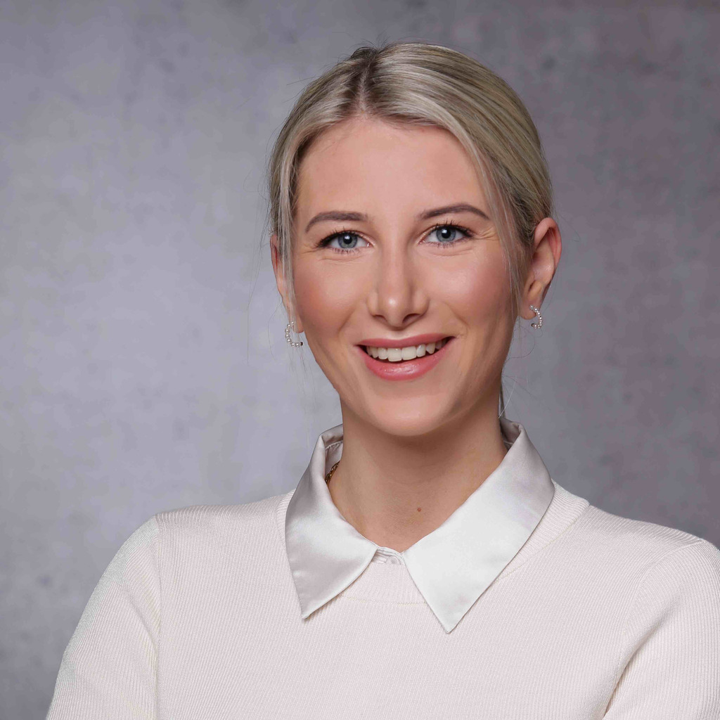 Anna Kirchner - Store Manager - DOUGLAS Group | XING