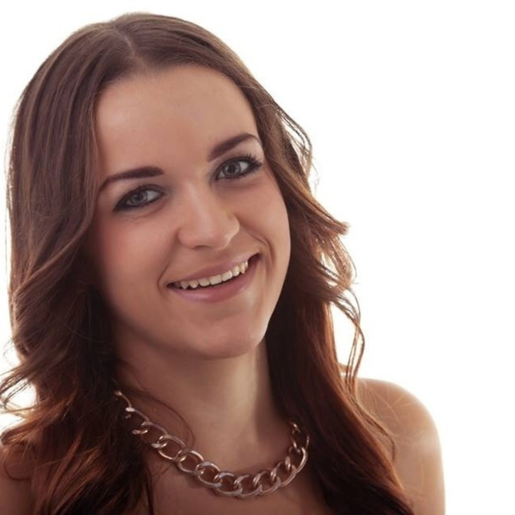 Romina Ramirez - Industriekauffrau / Buchhaltung - Rogers Germany GmbH ...