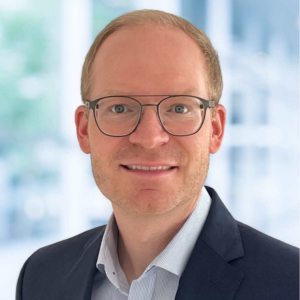 Tobias Menig - Vorsitzender der Geschäftsleitung der REWE Region ...