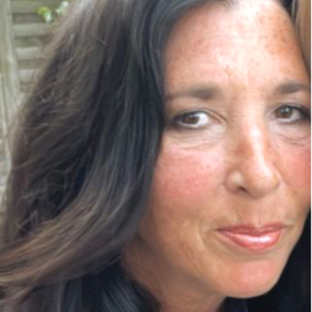 Melissa Loch's Instagram, Twitter & Facebook on IDCrawl