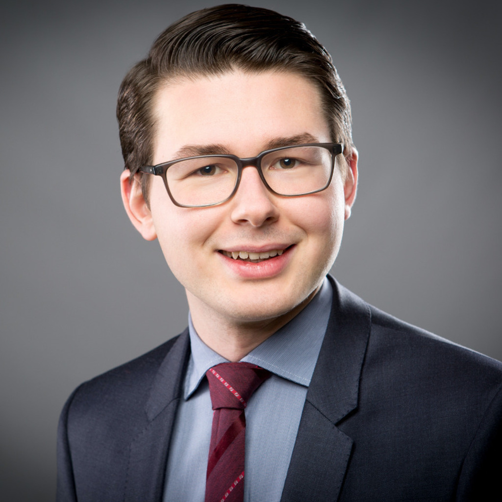 Dr. Frederick Pfeifer - Rechtsanwaltsanwärter - CHG Czernich ...