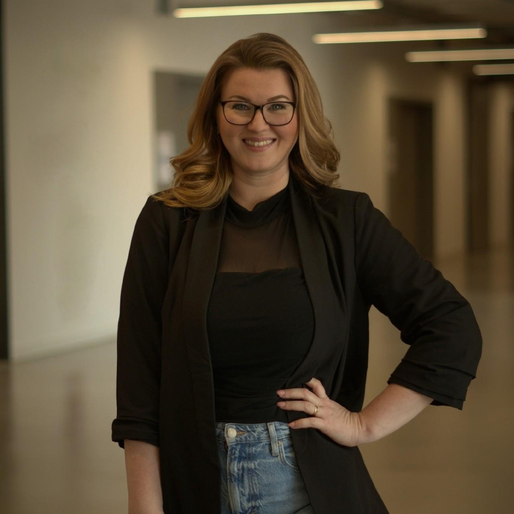 Emma Schneider - Consultant of Communication - Nelsen Consulting GmbH ...