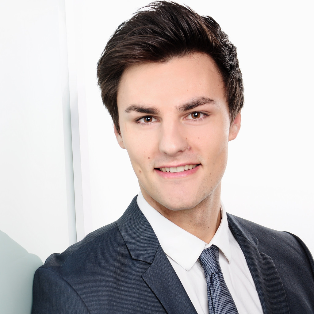 Christopher Neubert - Finance Controller - Software - Microsoft ...