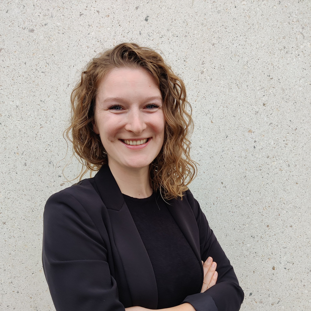 Lucia Devitt: Ausbildung und Berufserfahrung | XING