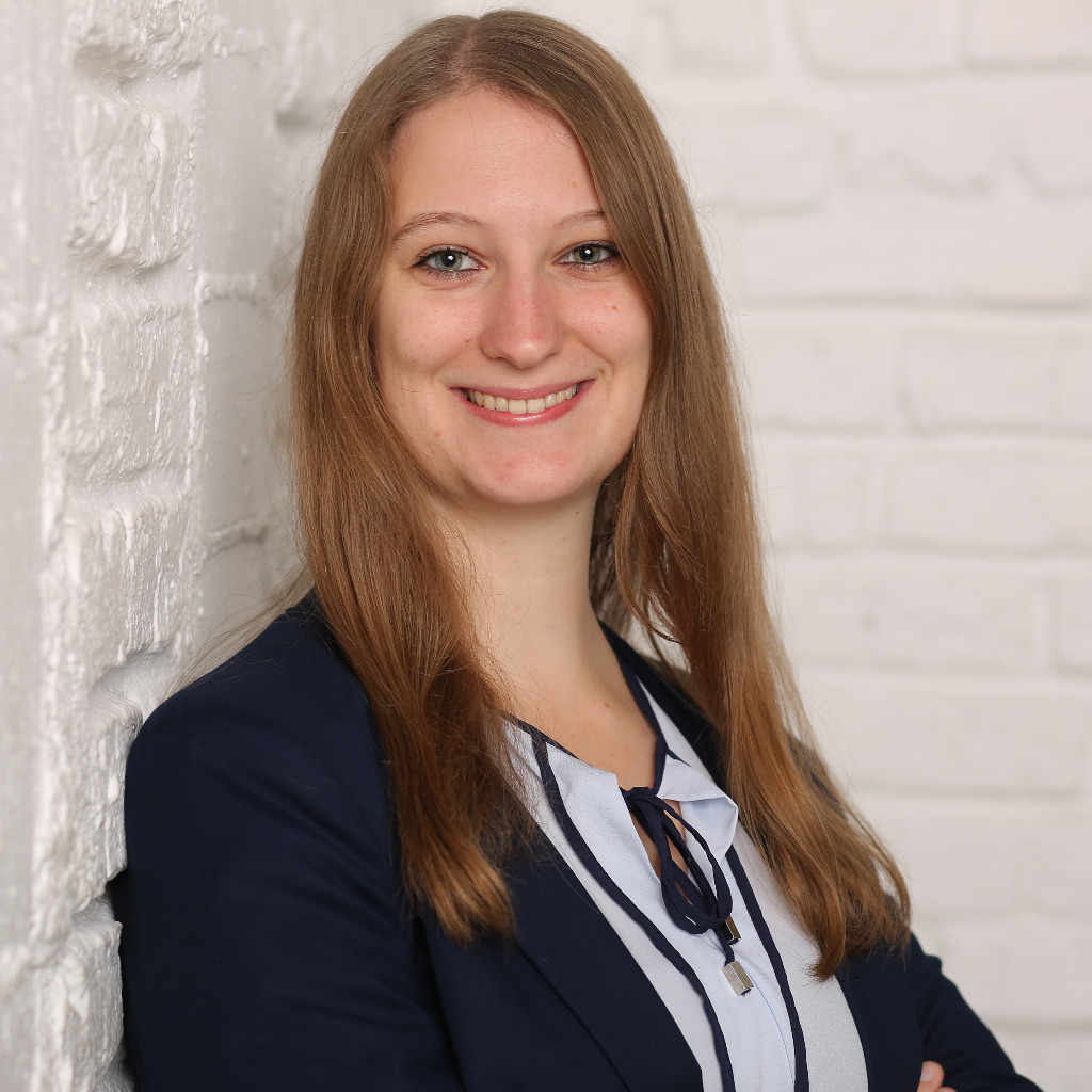 Andrea Pinell - Developer & Analyst - Santander Consumer Technology ...