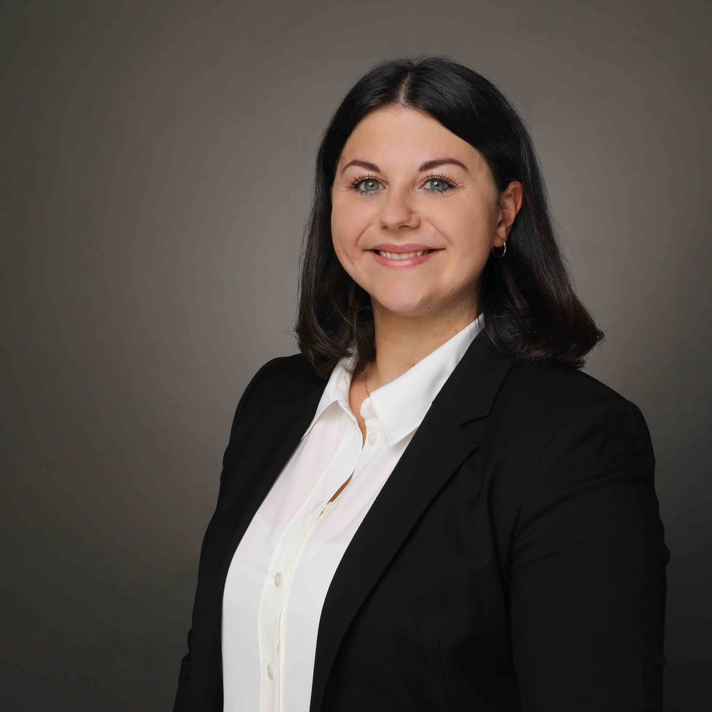 Ann-Kathrin Frank - Senior Business Operations Manager - Aon Deutschland | XING