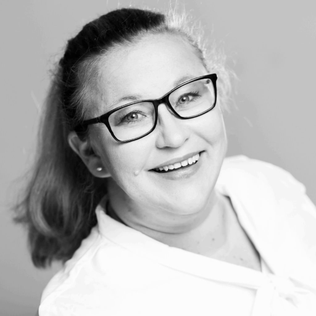 Julia Mertens - Teamleader Sortimentsgeschäft Electronic Software ...