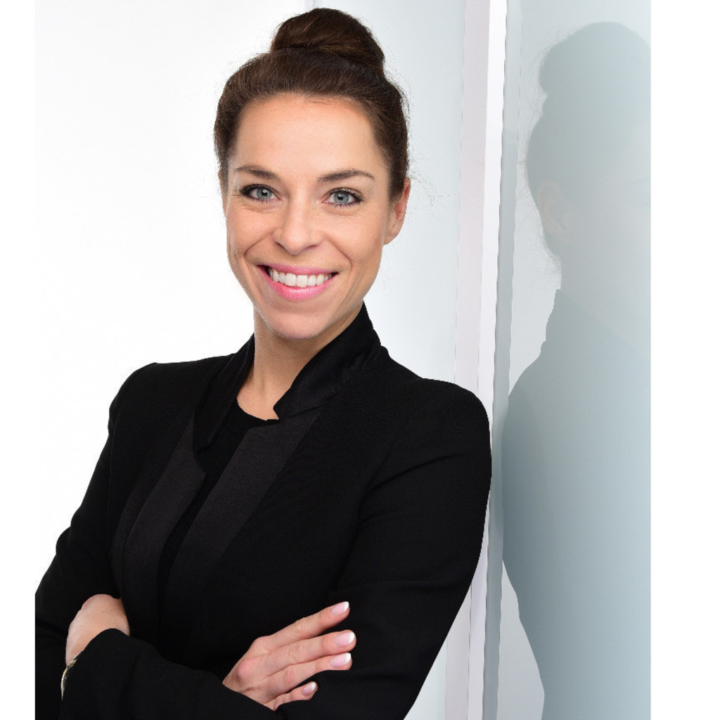 Laura E. König - Executive Assistant to Chief Human Resources Officer ...