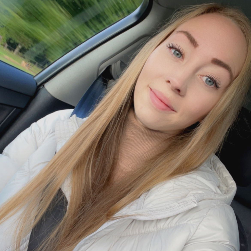 Lisa Lenz's Instagram, Twitter & Facebook on IDCrawl