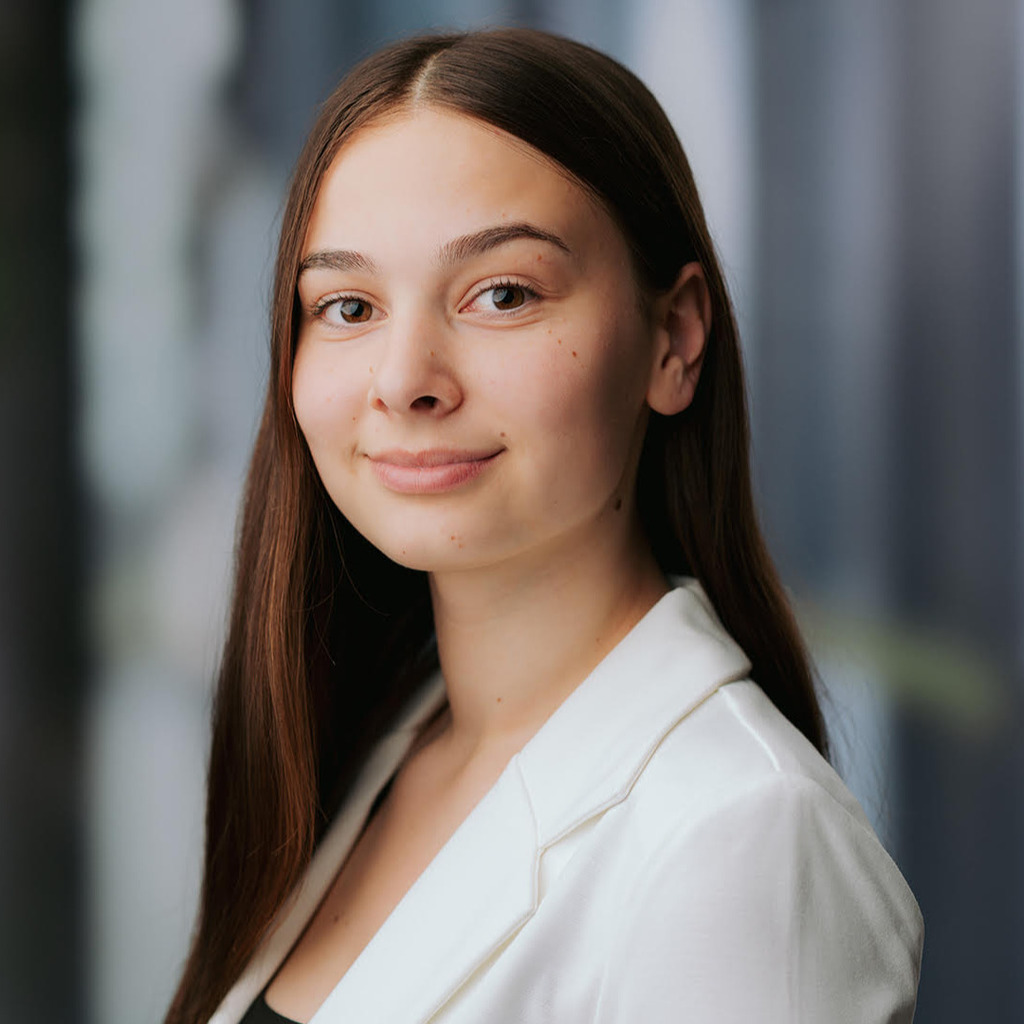 Emma Raic - Duale Studentin - DZ BANK AG | XING