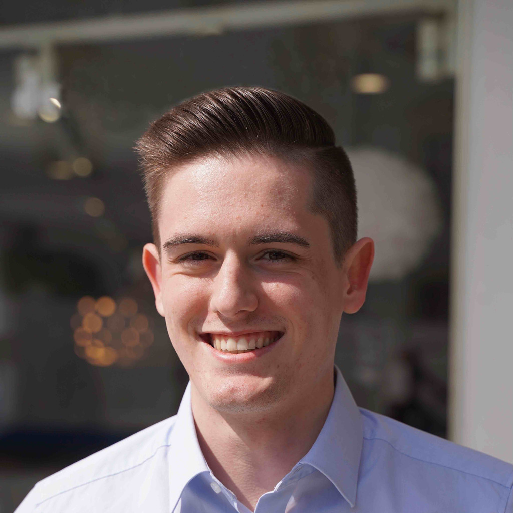 Alexander Becker - Mitarbeiter Vertriebsinnendienst - designfunktion ...