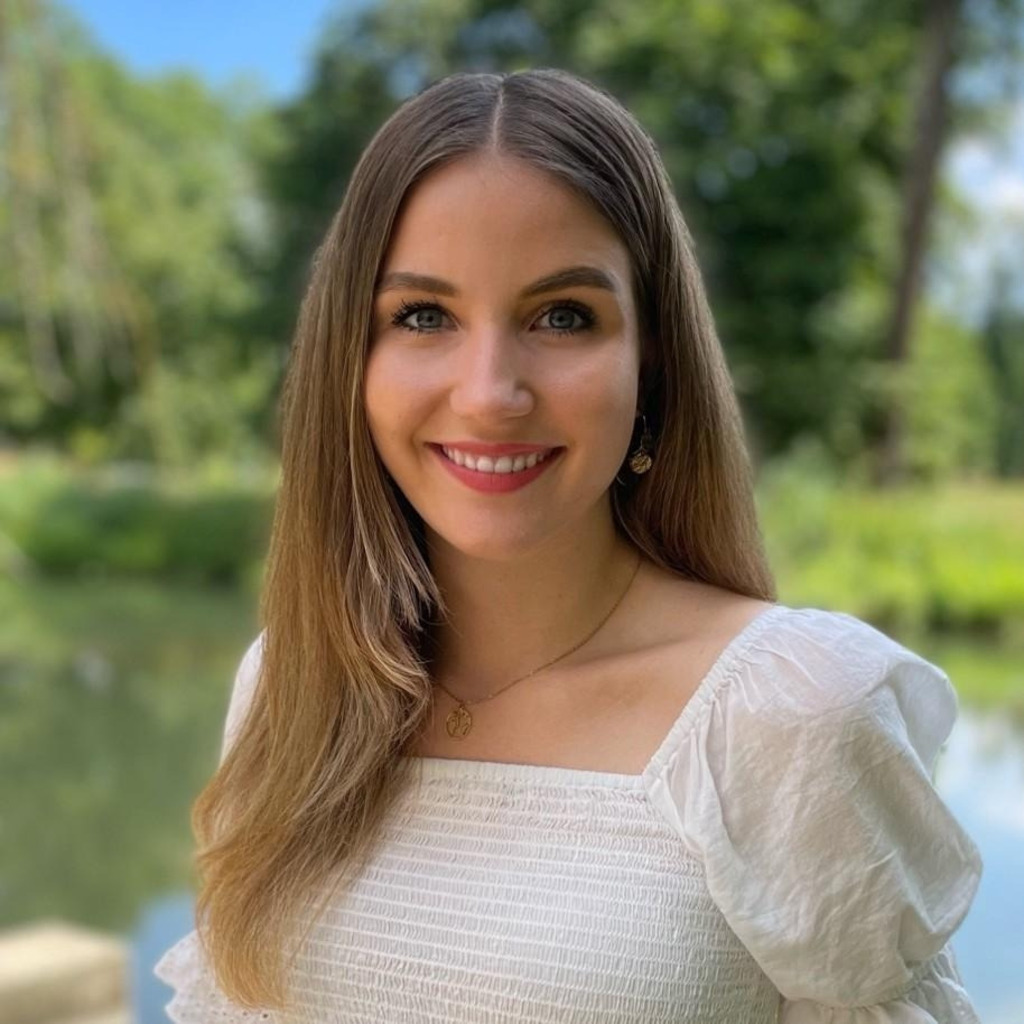 Anika Willer - Stellvertretende Leiterin der Finanzabteilung - TETRIS ...