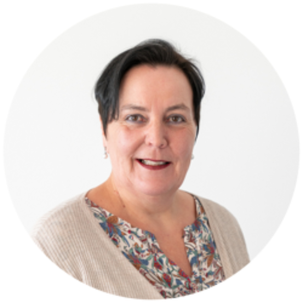 Barbara Holly's Instagram, Twitter & Facebook on IDCrawl