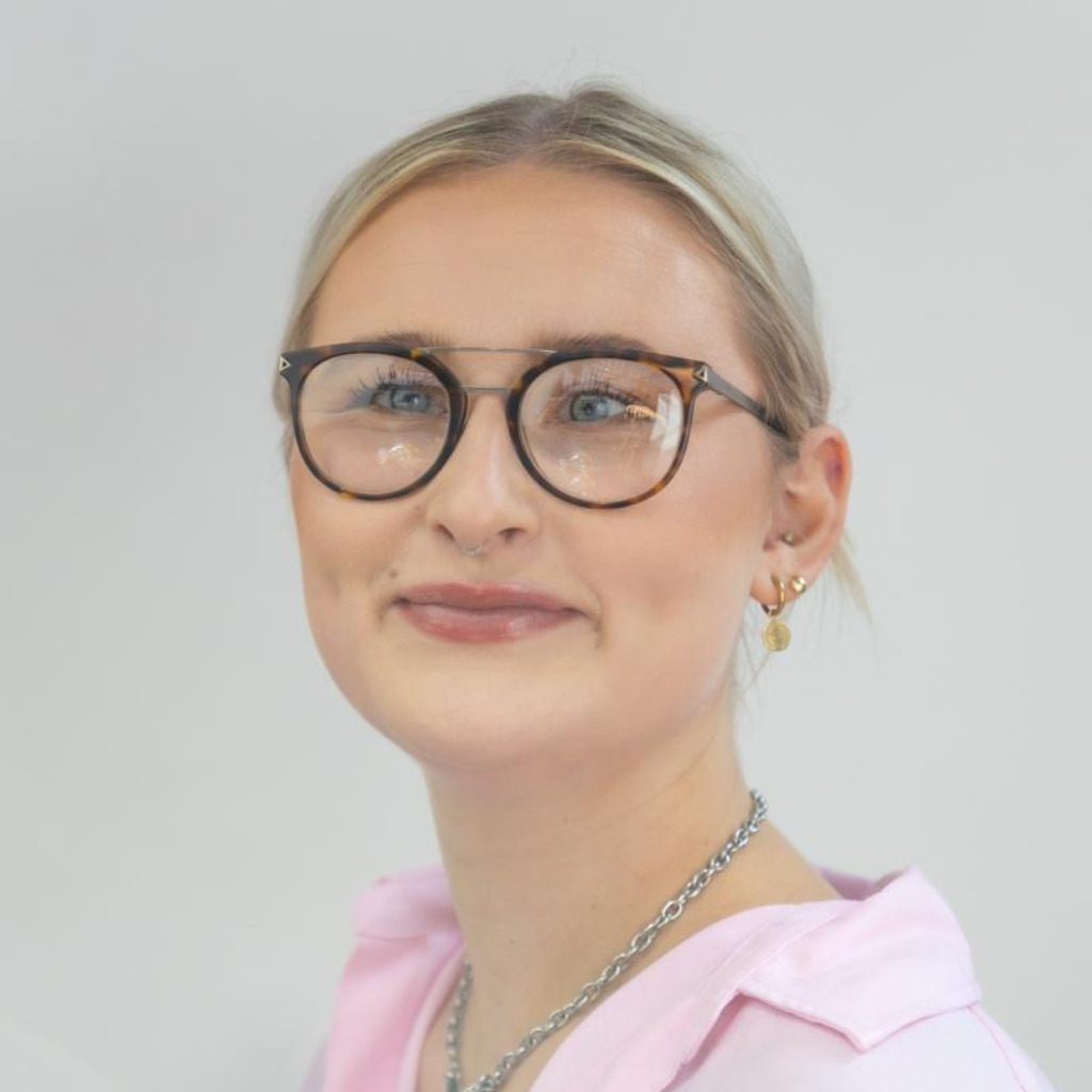 Lina Pütz - Fotografie Medien Design - Deutsche Pop Köln | XING