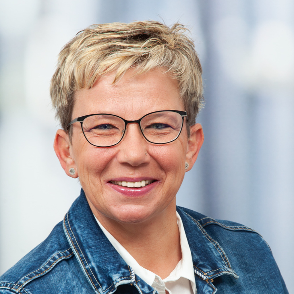 Anita Kuhn - Assistenz (PMO), Sachbearbeitung - PERI Werk Weißenhorn ...