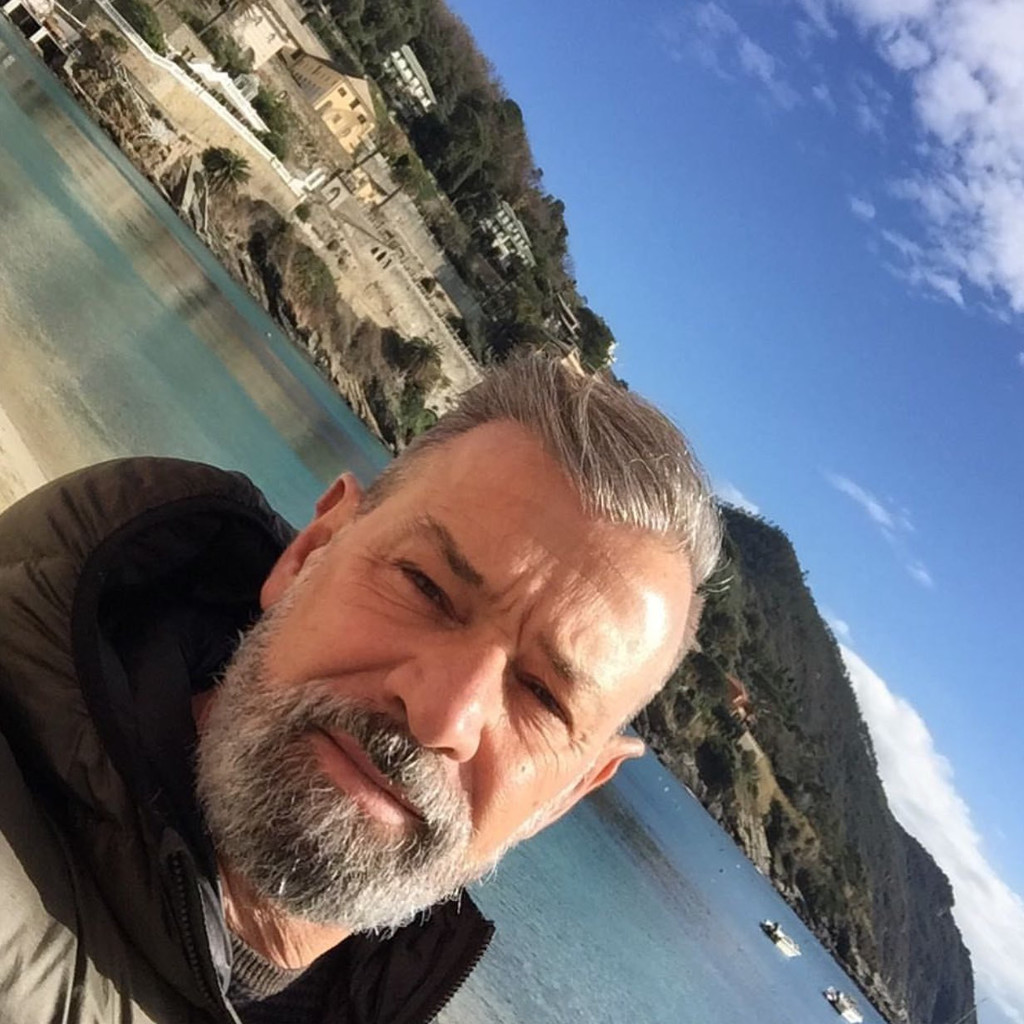 Prof. Johnson Robert - Development Engineer - Shell oil and gas | XING