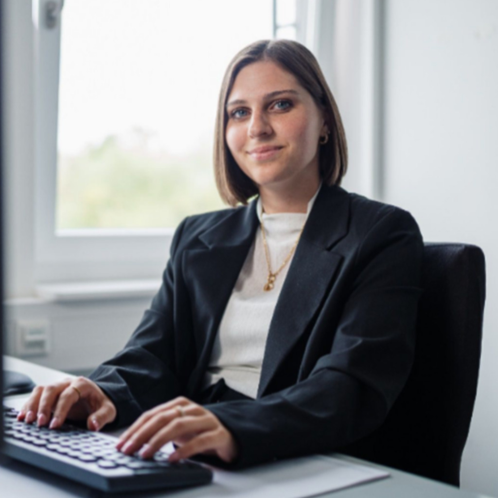 Anna Hess - Sachbearbeiterin Abrechnung - LOGEX SYSTEM GmbH & Co. KG | XING