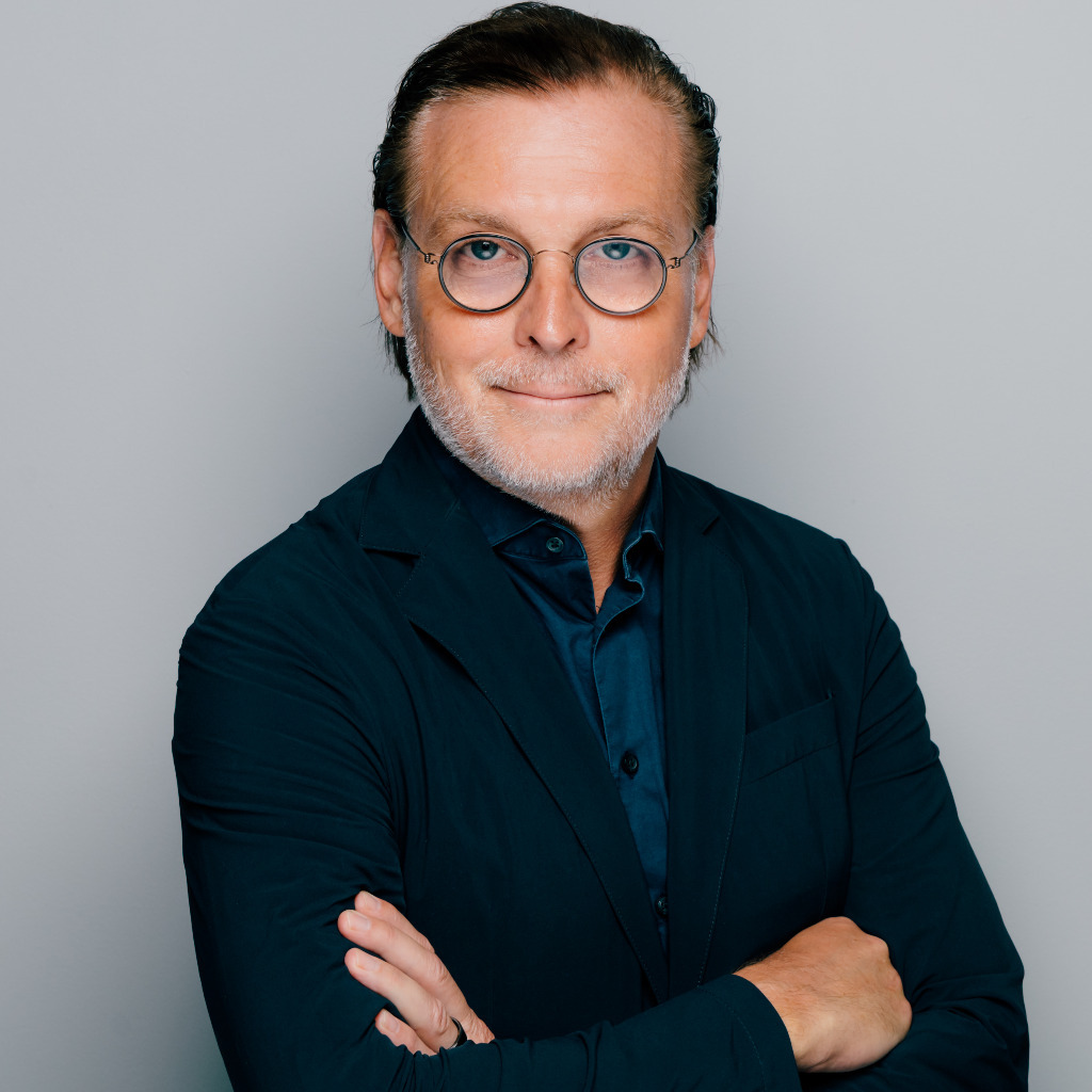 Dr. Stefan Peter Hoffmann - Managing Director / Chief Digital Officer (CDO) / Investor / Advisor ...