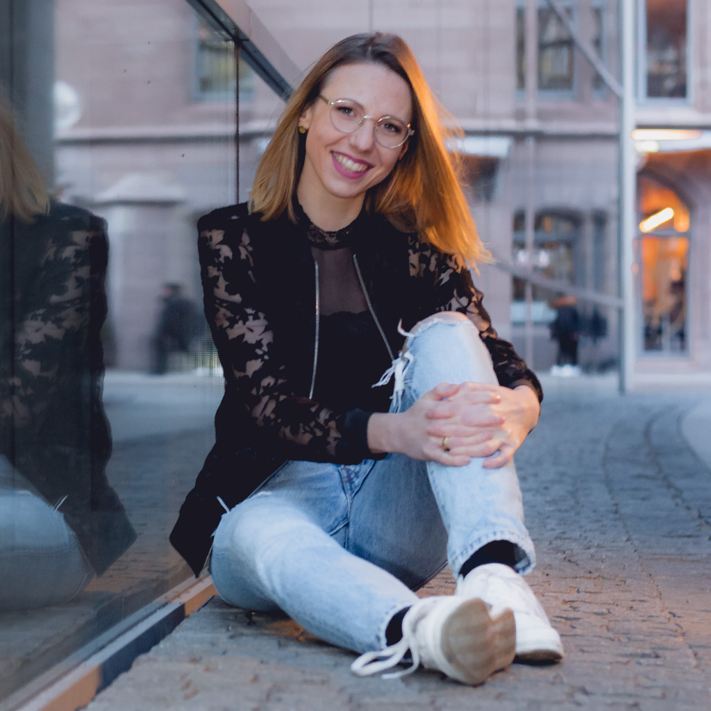 Julia Binder - Marketing - Quanos Service Solutions GmbH | XING