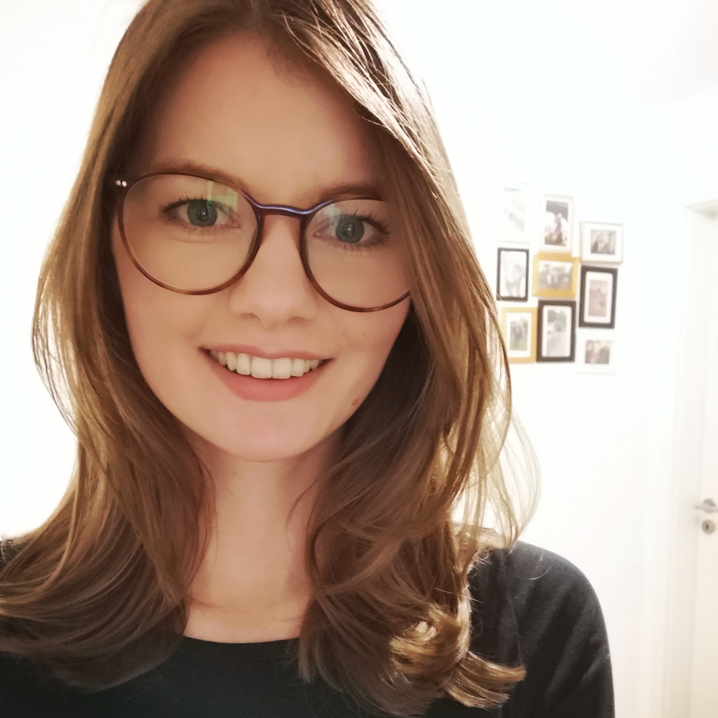 Melanie Schnell's Instagram, Twitter & Facebook on IDCrawl