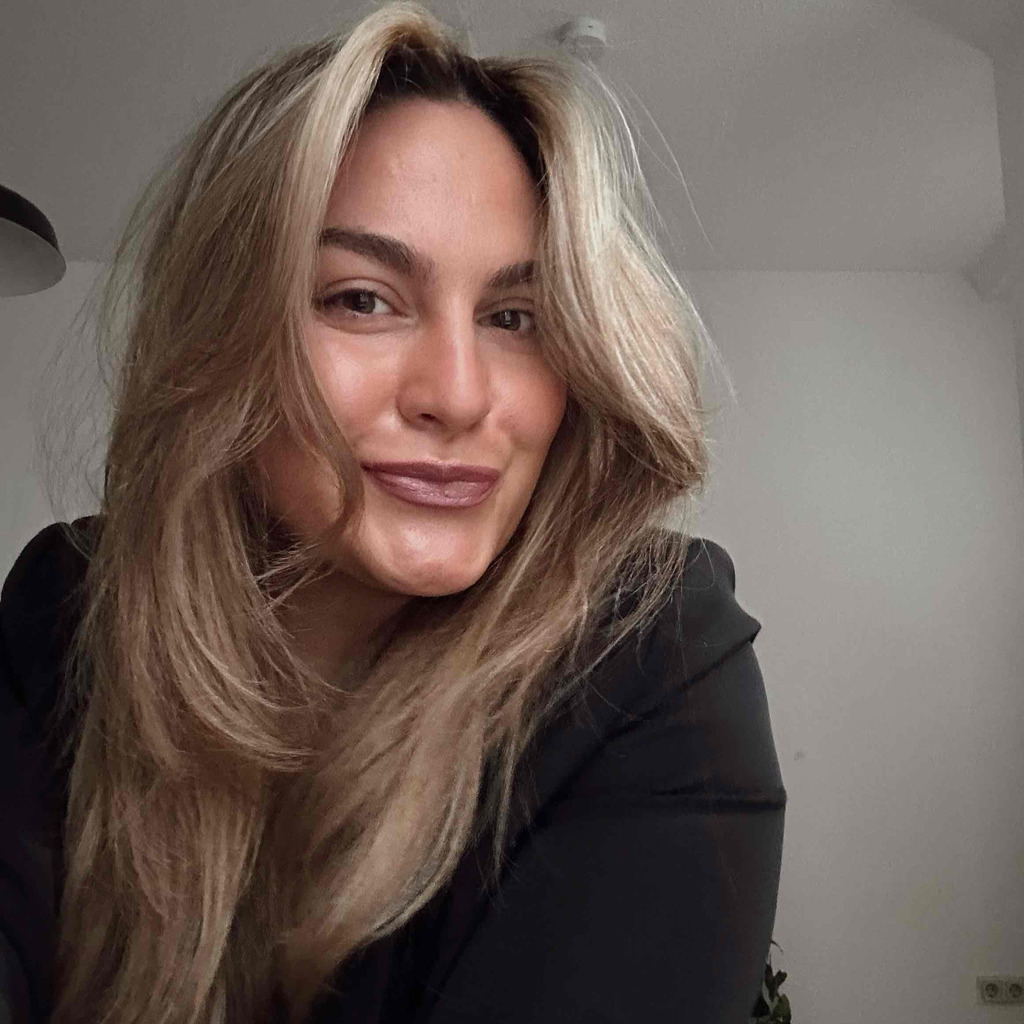 Ademi aus Hannover in der Personensuche von Das Telefonbuch