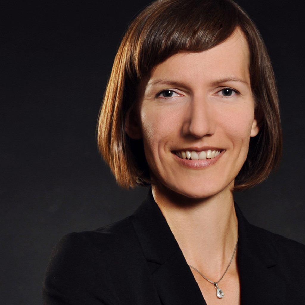 Julia Roth - Strategische Themenmanagerin - S-Communication Services ...