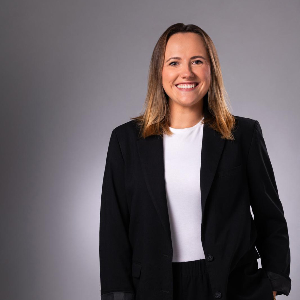 Julia Hohnstein - Controllerin - Projekte - Dirk Rossmann GmbH | XING