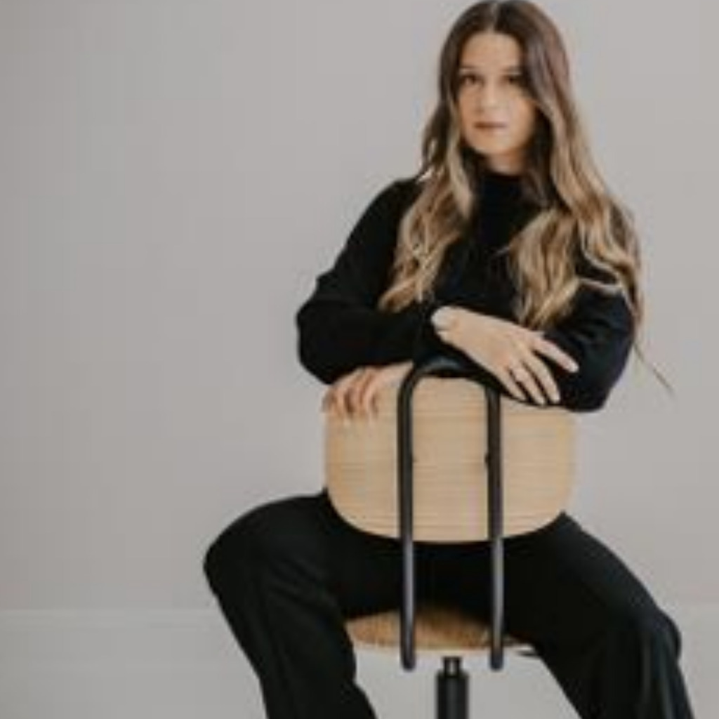 Lisa Sarah Graf - Assistant to Flight Operations - Air Alliance GmbH | XING