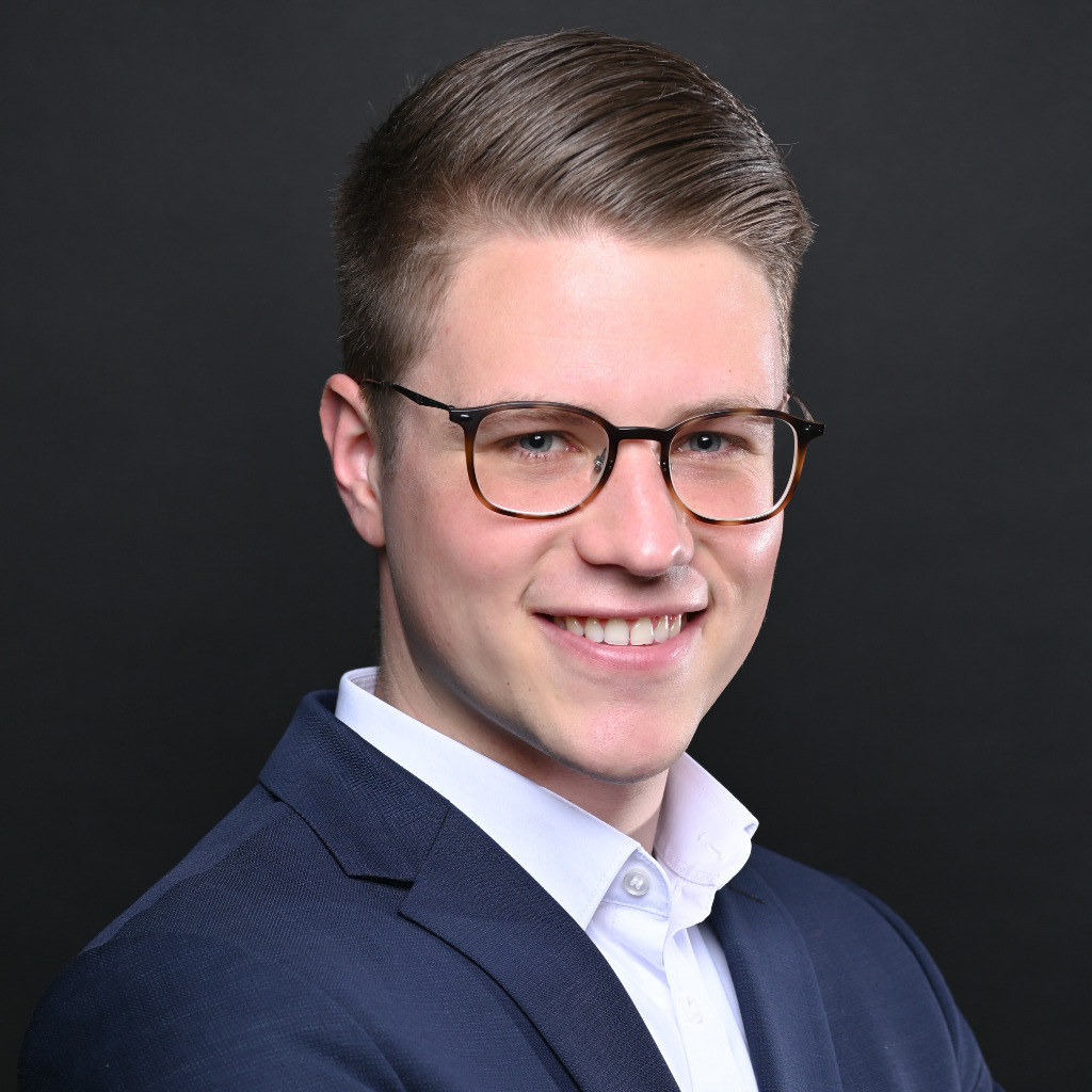 Dominic Uhr - Industrialization & mBOM Expert - CLAAS | XING